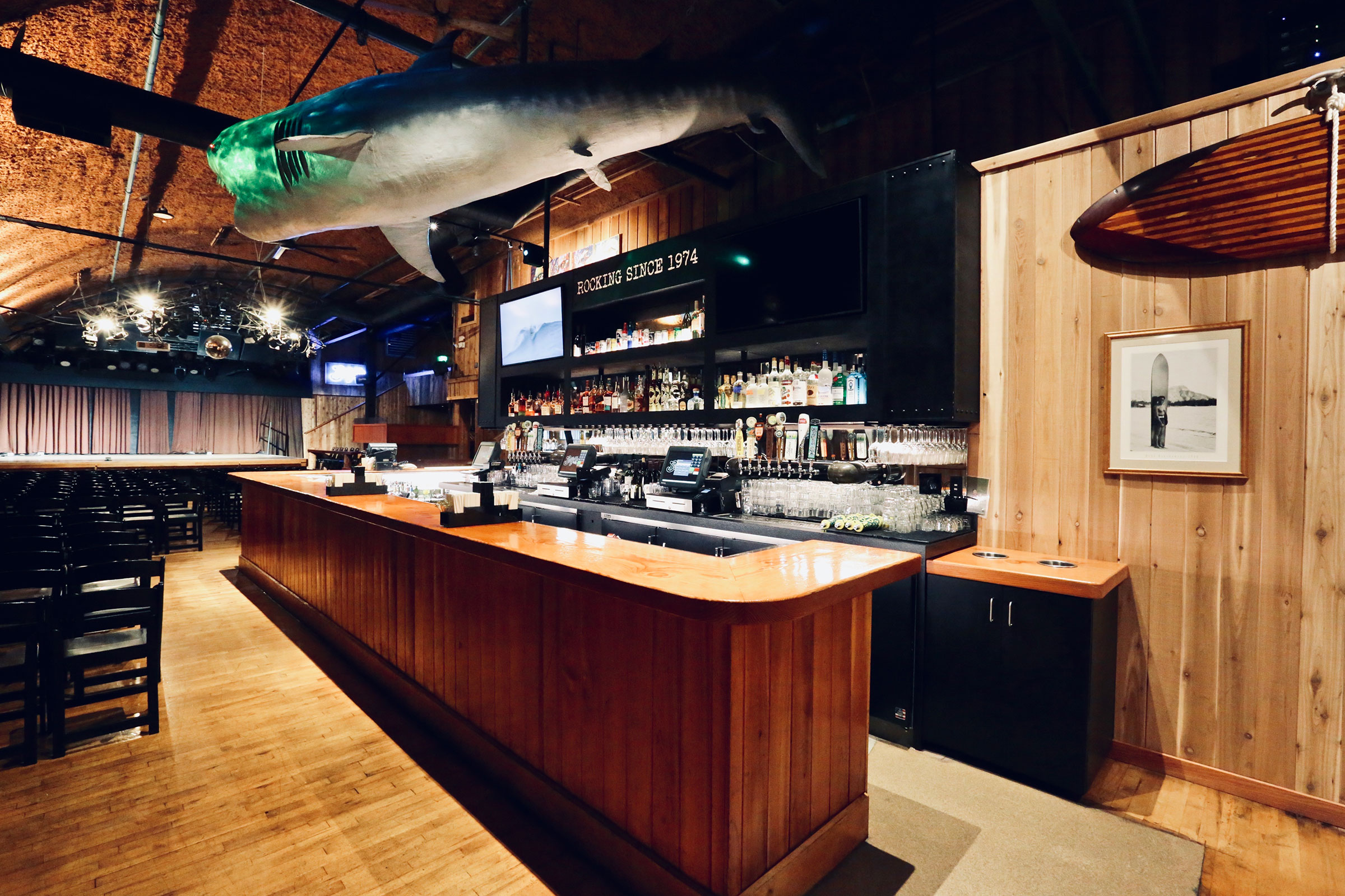 photos venue : Belly Up Presents