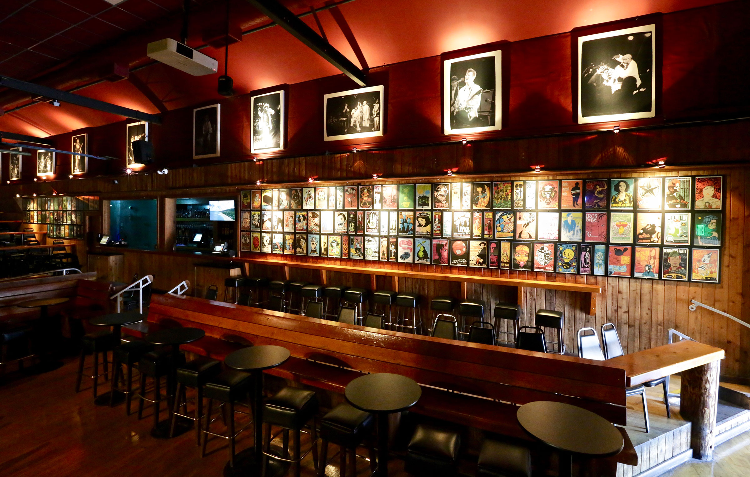 photos venue : Belly Up Presents