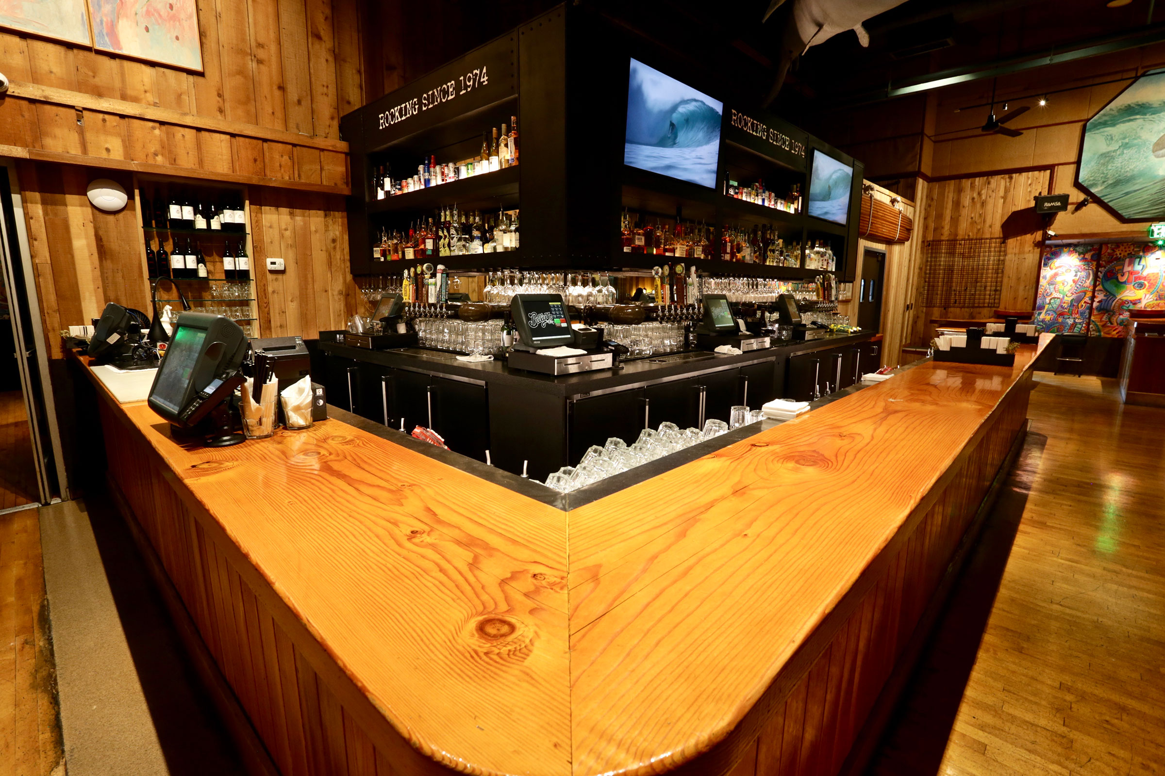 photos venue : Belly Up Presents